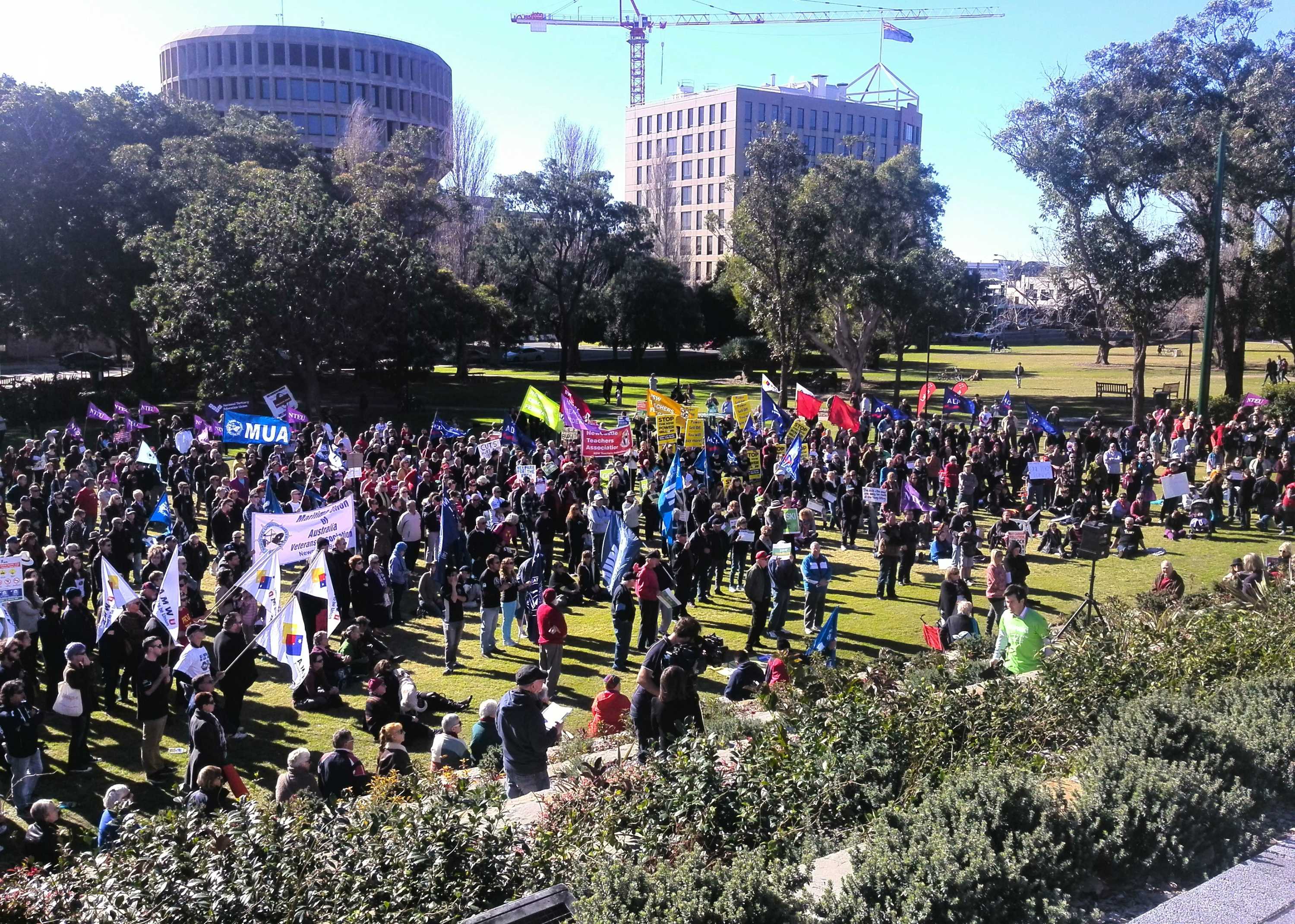 Federal budget rally attracts hundreds of protesters - ABC News