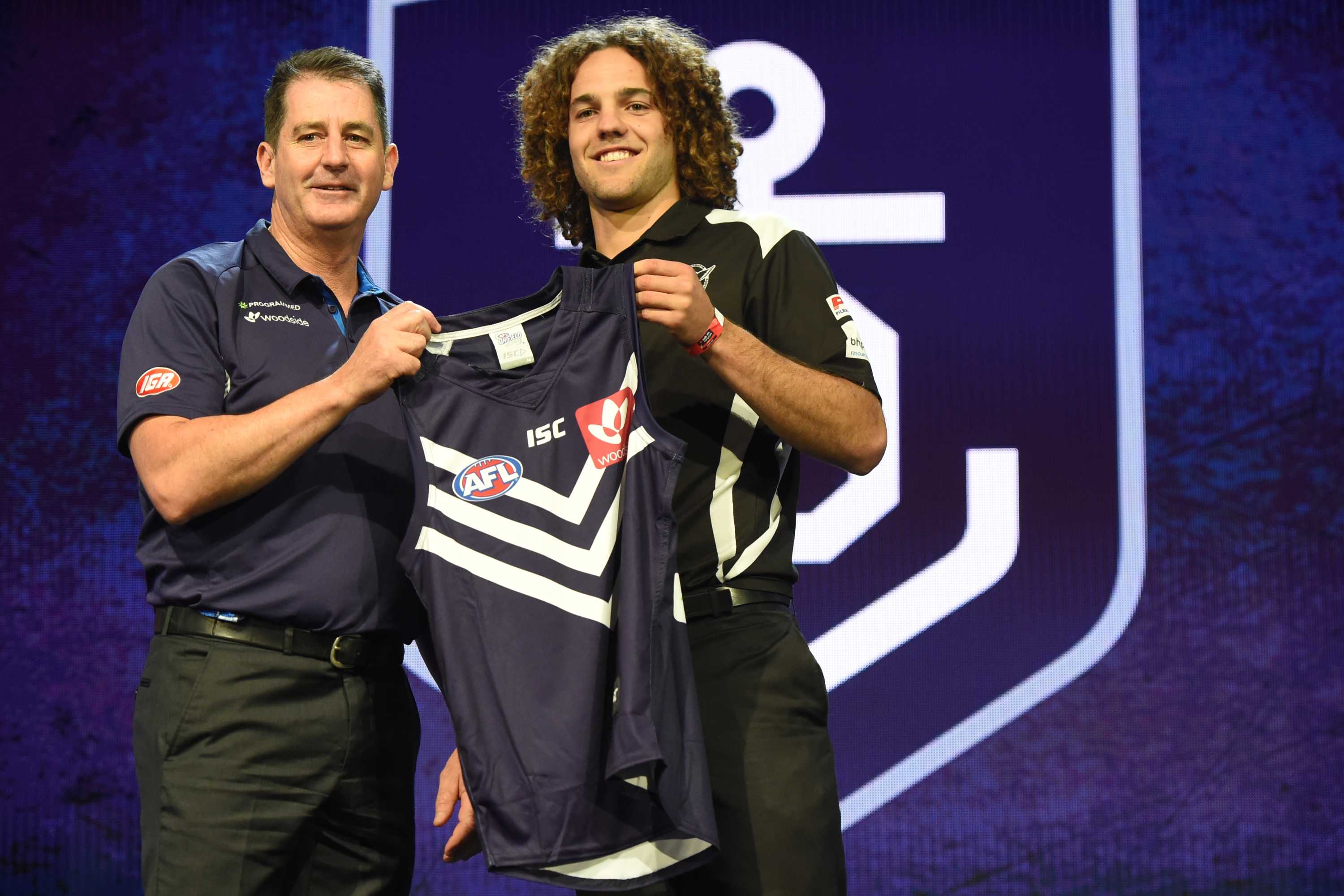 Fremantle Dockers drop experienced players for new blood, after last ...