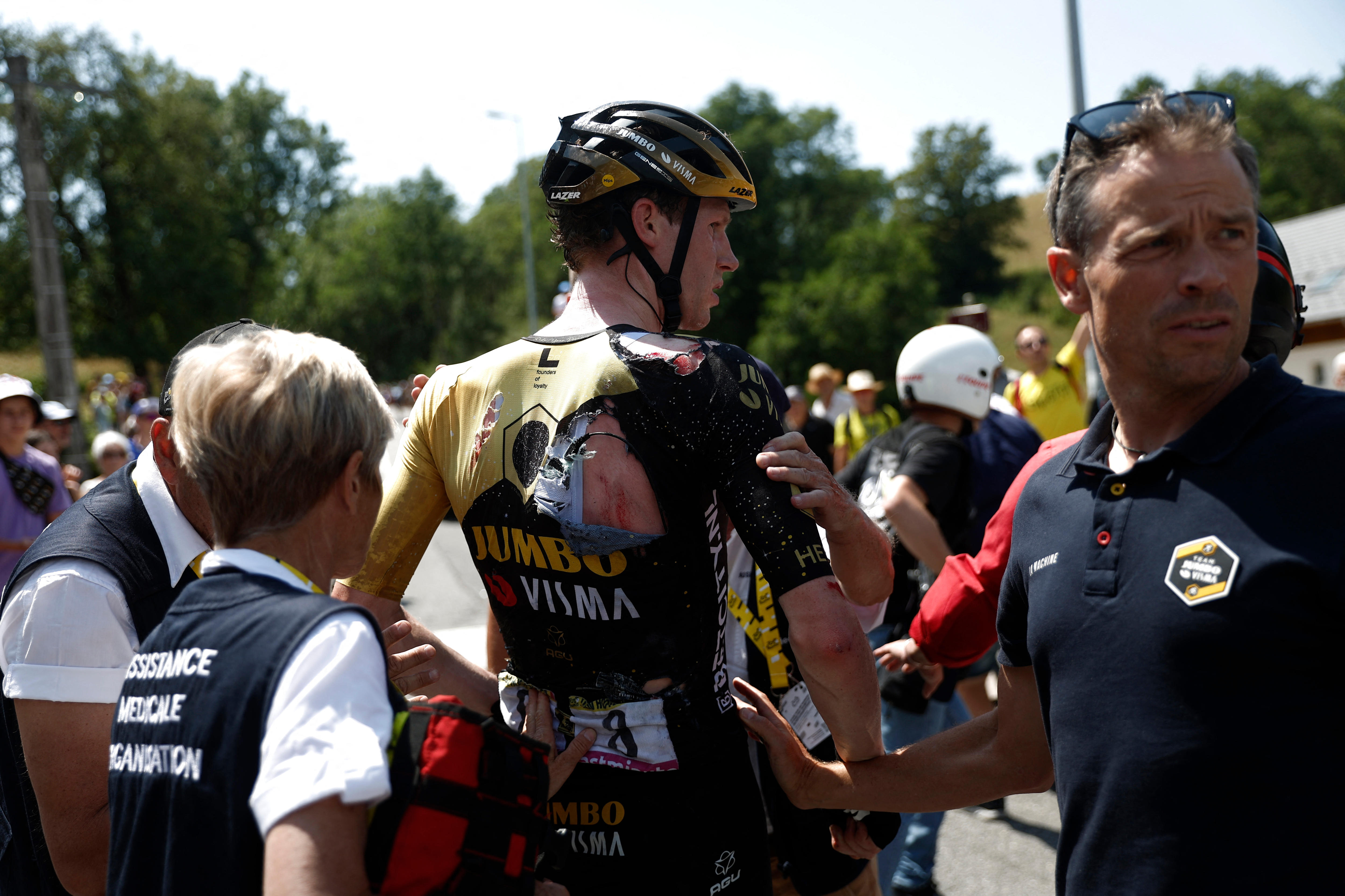 Spectator causes major Tour de France crash on stage 15 - ABC News