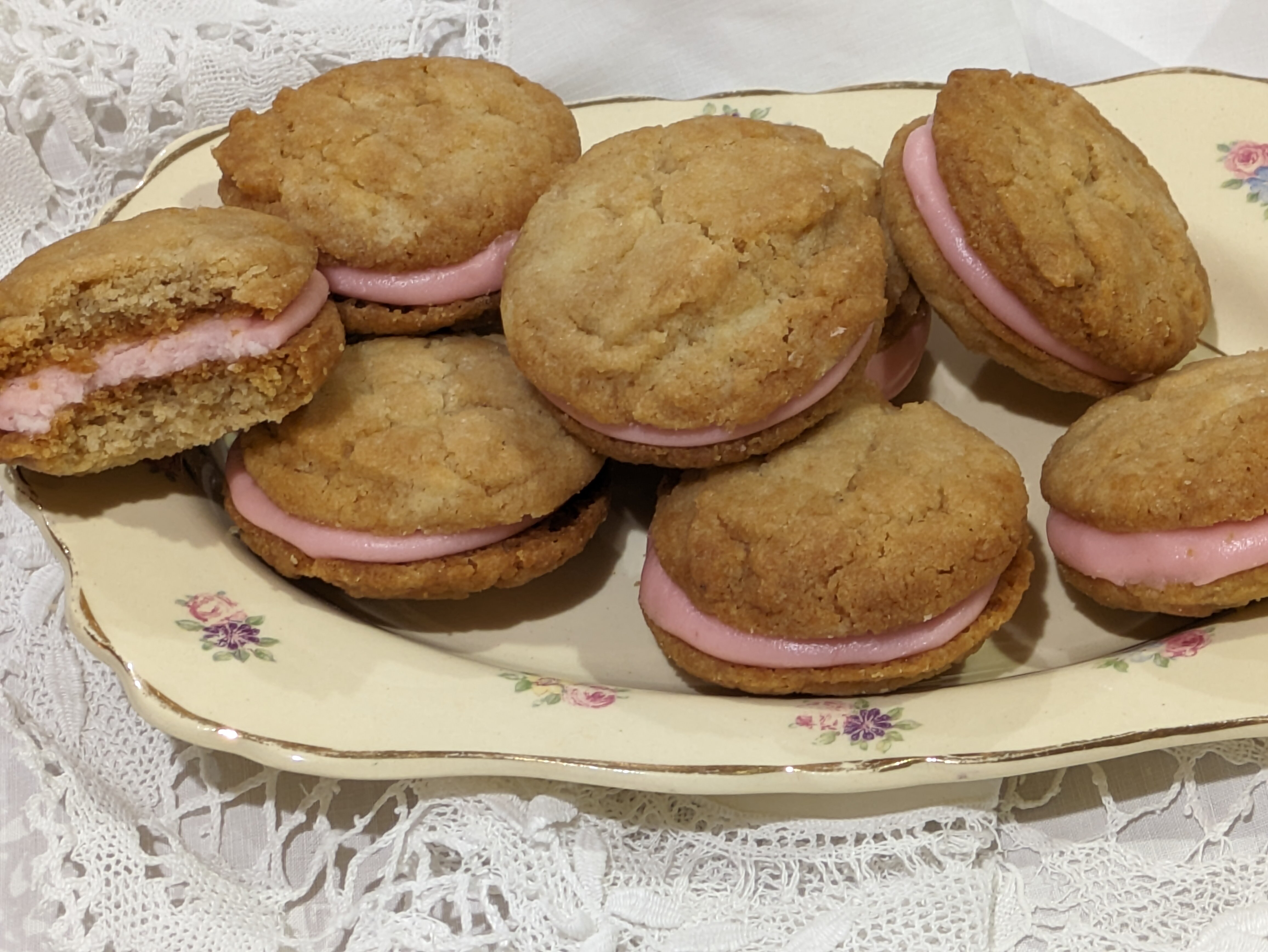 Alison Alexander's raspberry and lime cream biscuits - ABC News