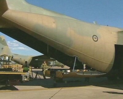Tsunami aid flights leave Darwin - ABC News