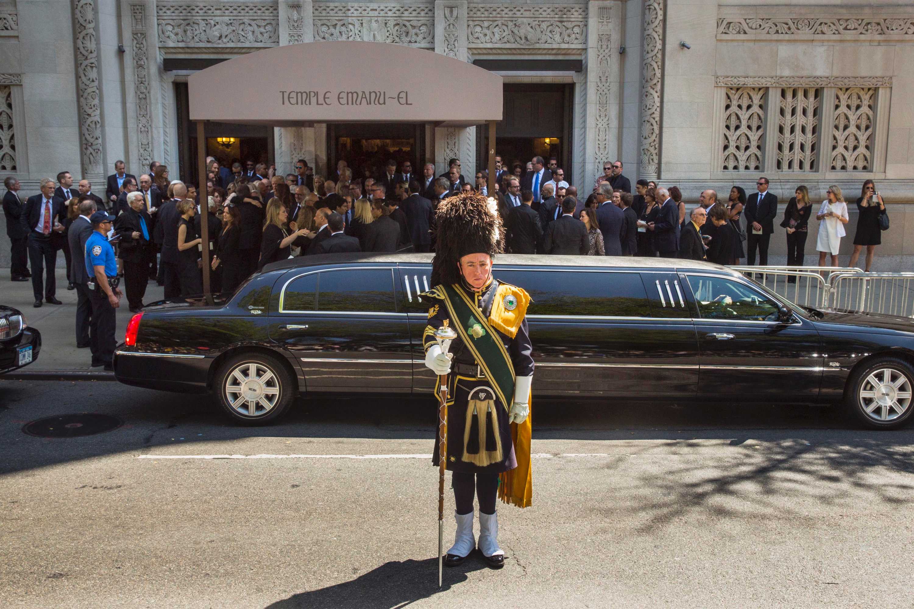 Joan Rivers remembered as trailblazing comedy legend at funeral in NY ...