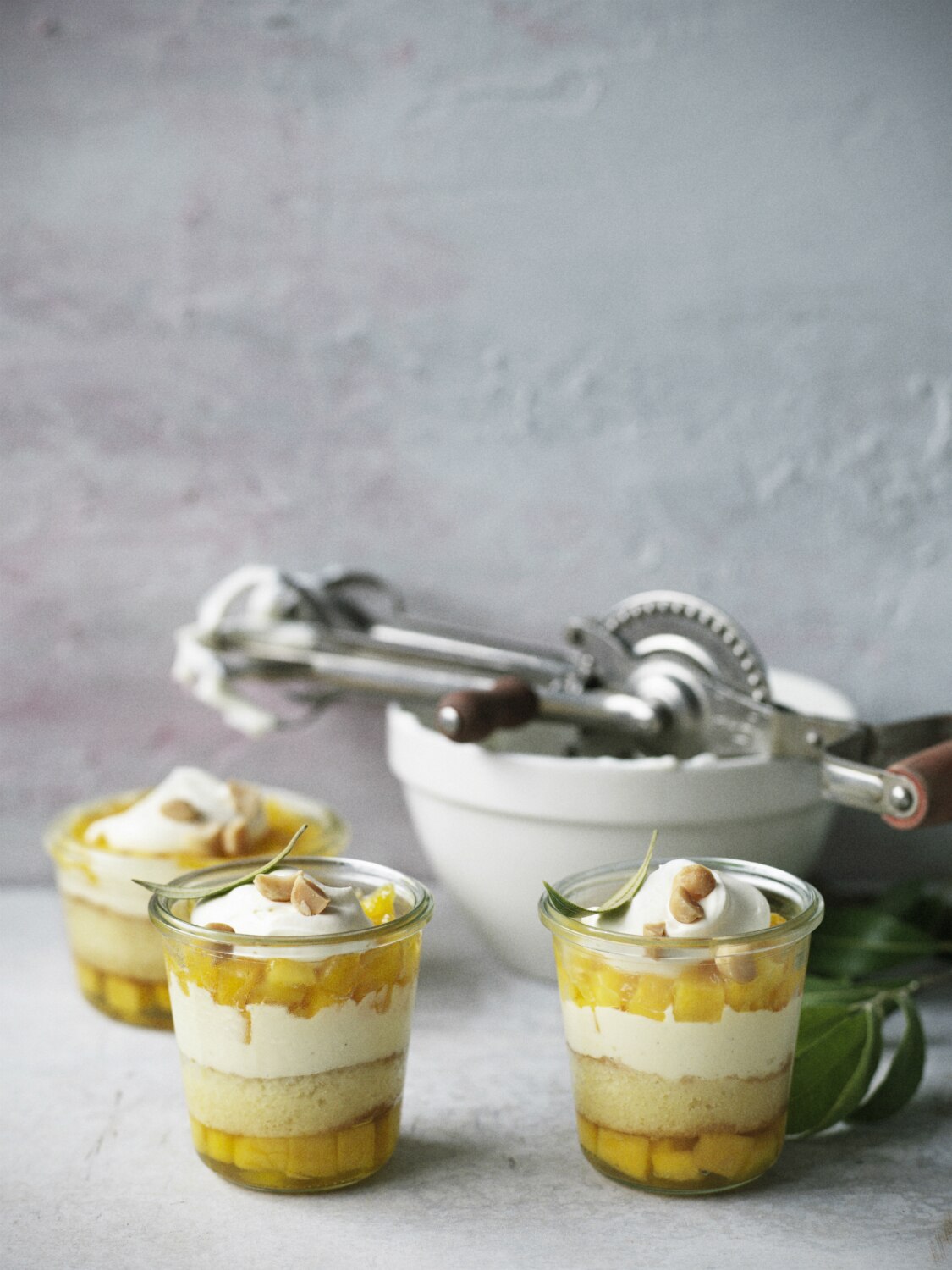Recipe: Annabel Crabb's macadamia, mango and lemon myrtle trifle - ABC ...