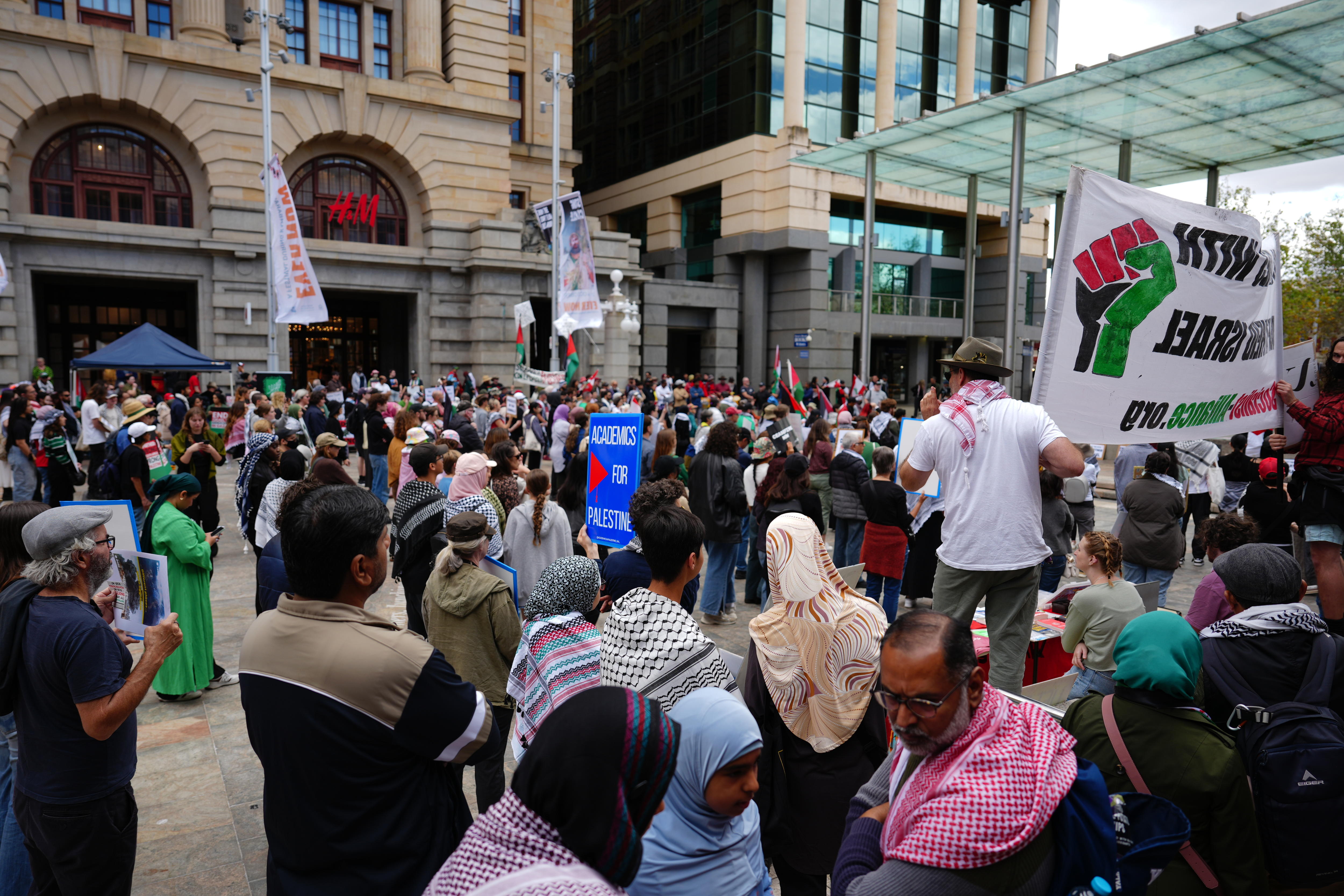 Thousands gather in city centres in show of solidarity for Gaza and ...