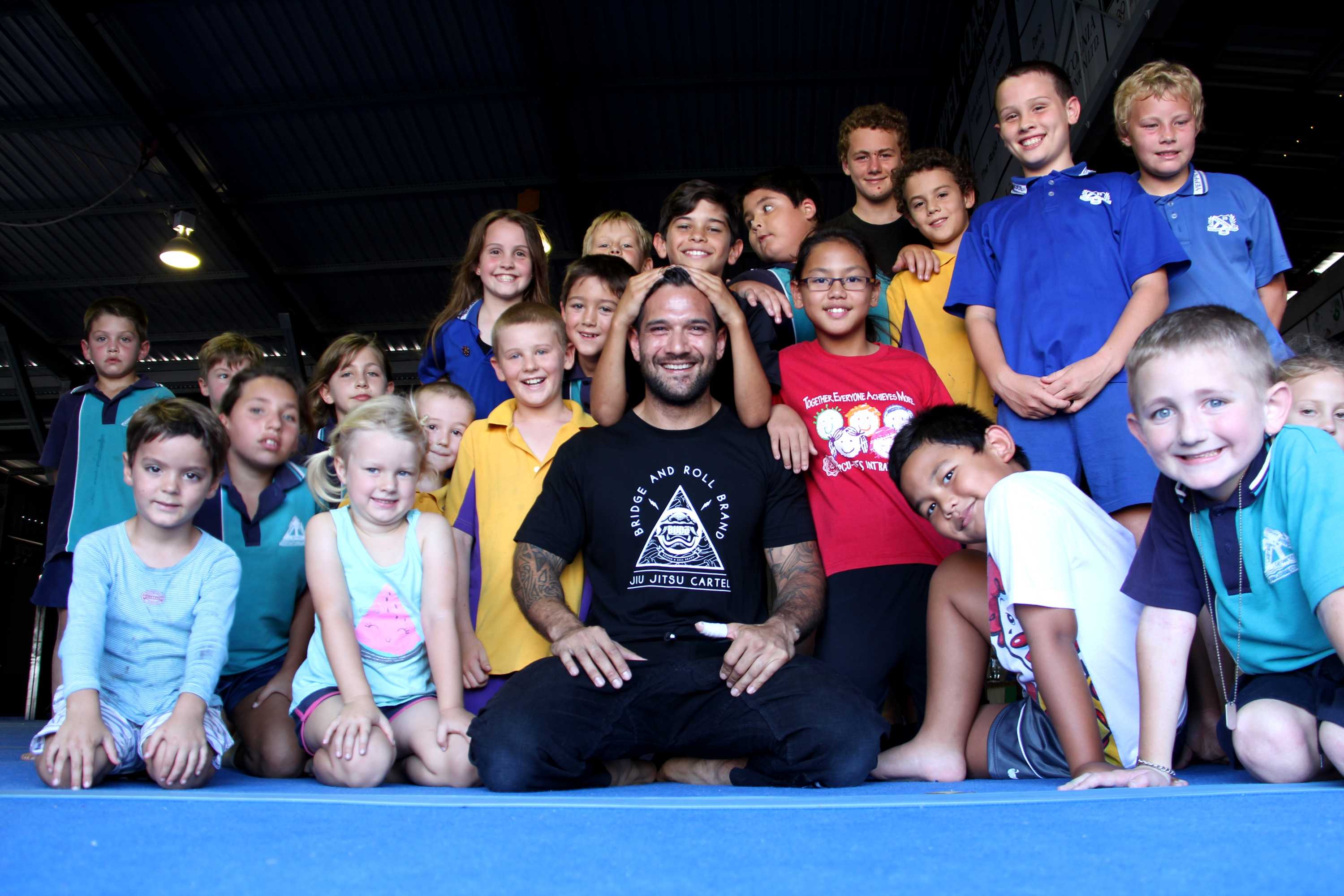Jiu-jitsu champion David Thomas pays it forward with free classes for ...
