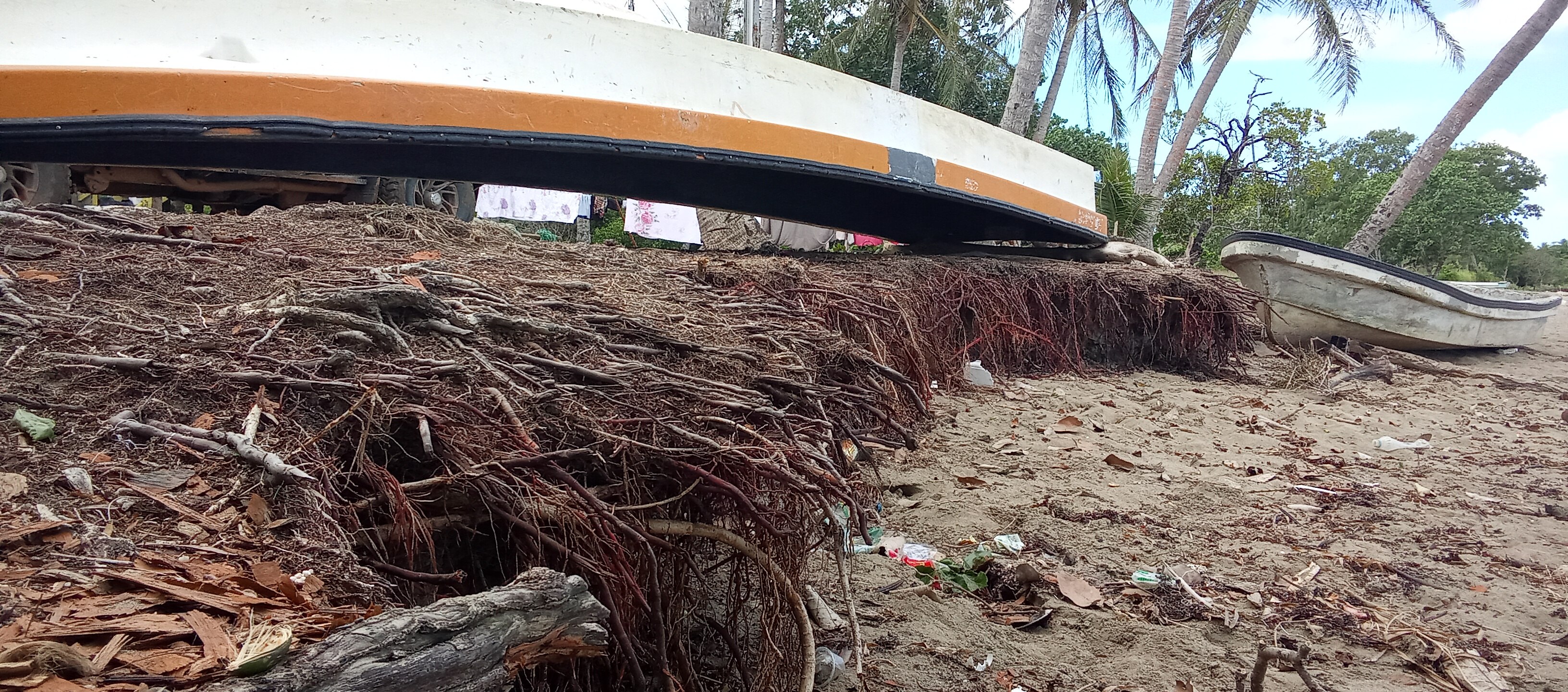 A Papua New Guinea fishing village is watching their coastlines change ...
