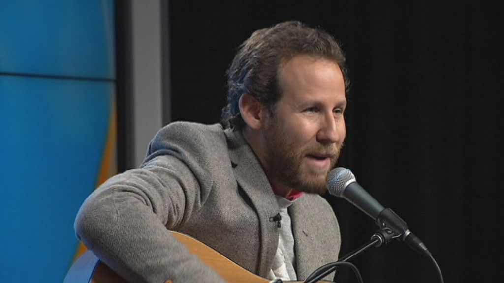 Ben Lee performs his new song "Big Love" - ABC News