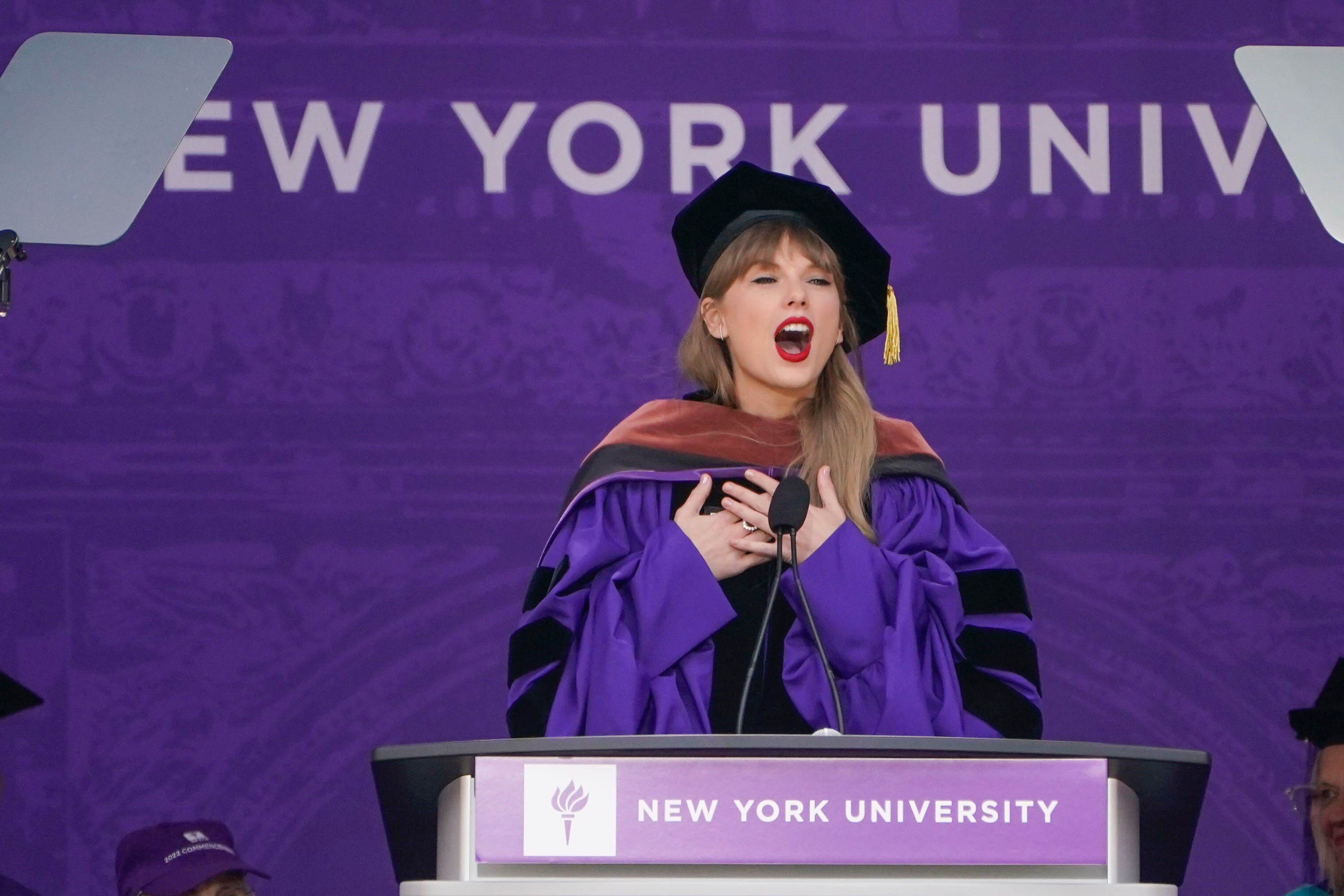 Award-winning US singer Taylor Swift awarded honorary degree from New ...