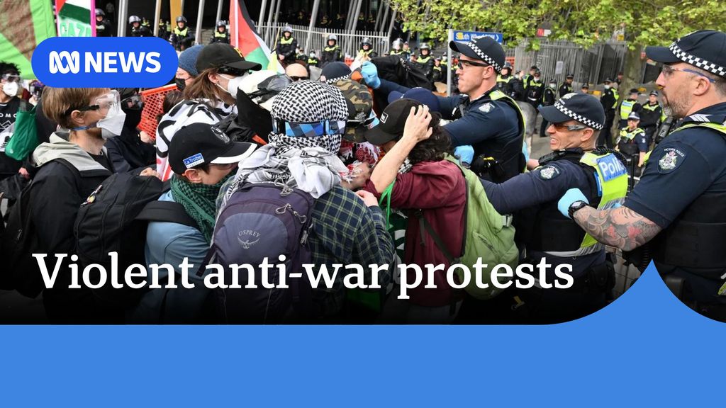 Anti-war protesters turn violent in Melbourne - ABC News