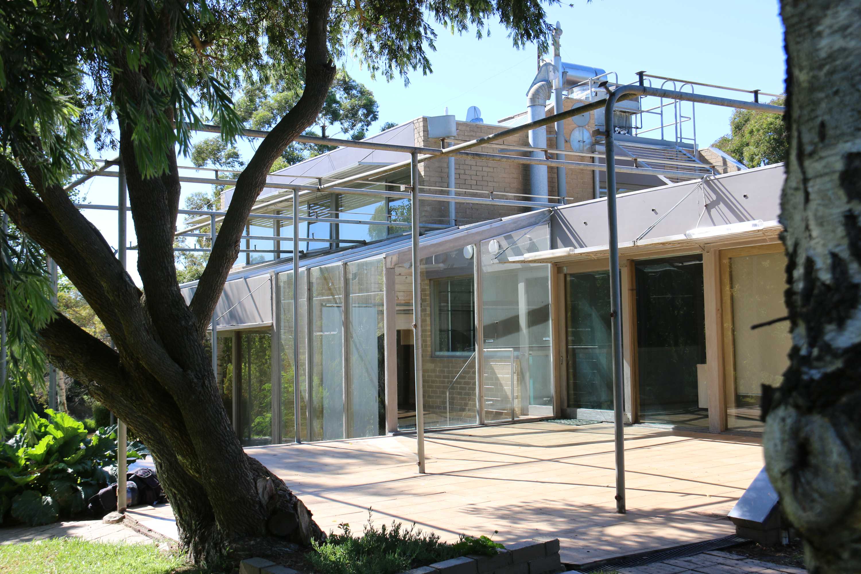 The story behind the Bos house, Australia's first solar-powered home ...