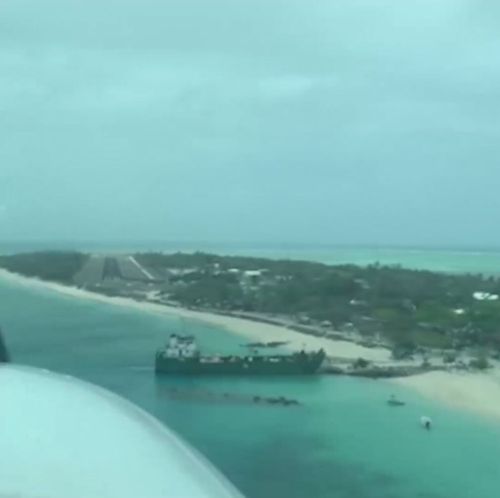 Plane landing into Poruma - ABC News