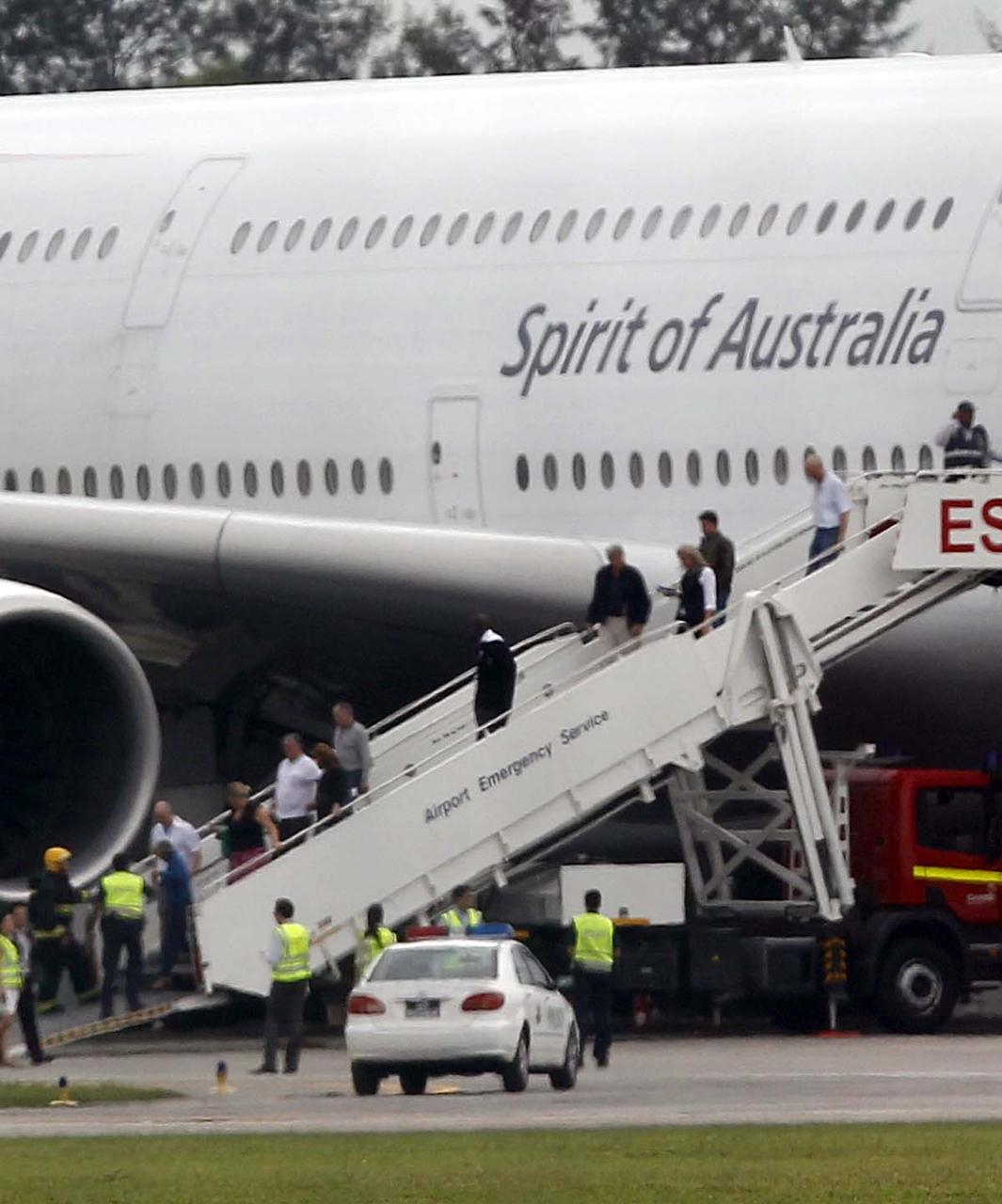A380s grounded until investigations complete - ABC News