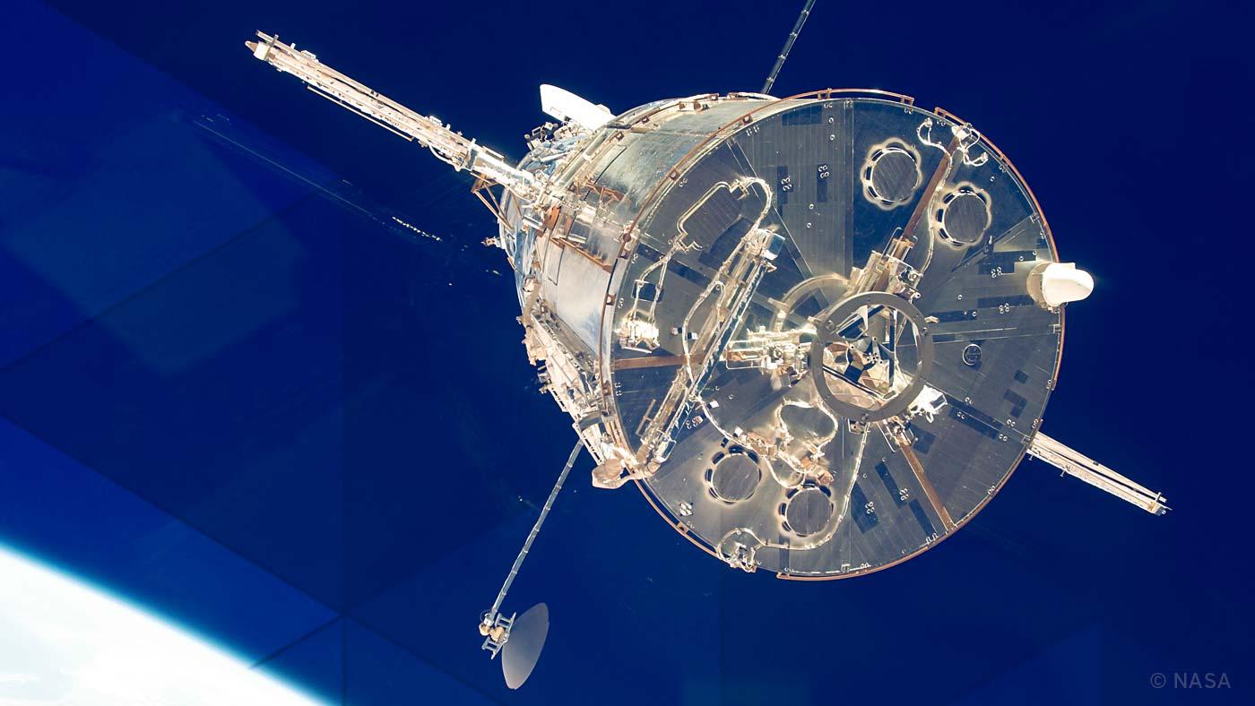 Hubble Birthday - Behind The News