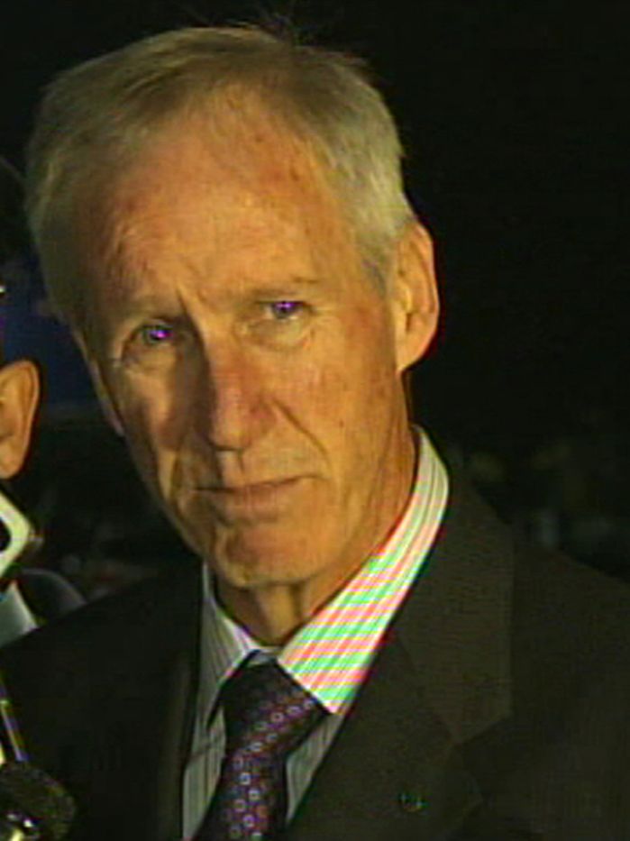 Police investigate collar bomb hoax - ABC listen