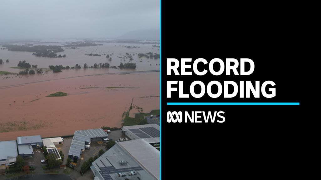 Cairns hit with record flooding as heavy rainfall continues - ABC News