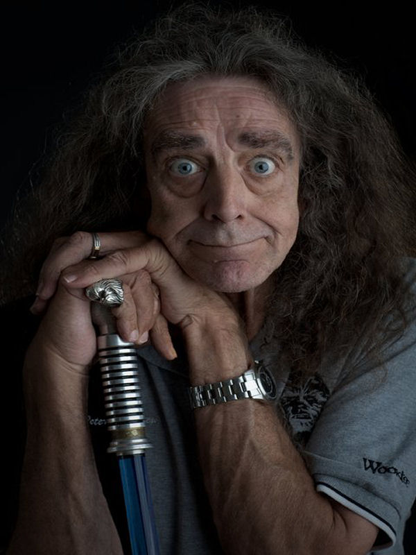 A great 'walking carpet': Chewbacca actor Peter Mayhew dies - ABC Radio