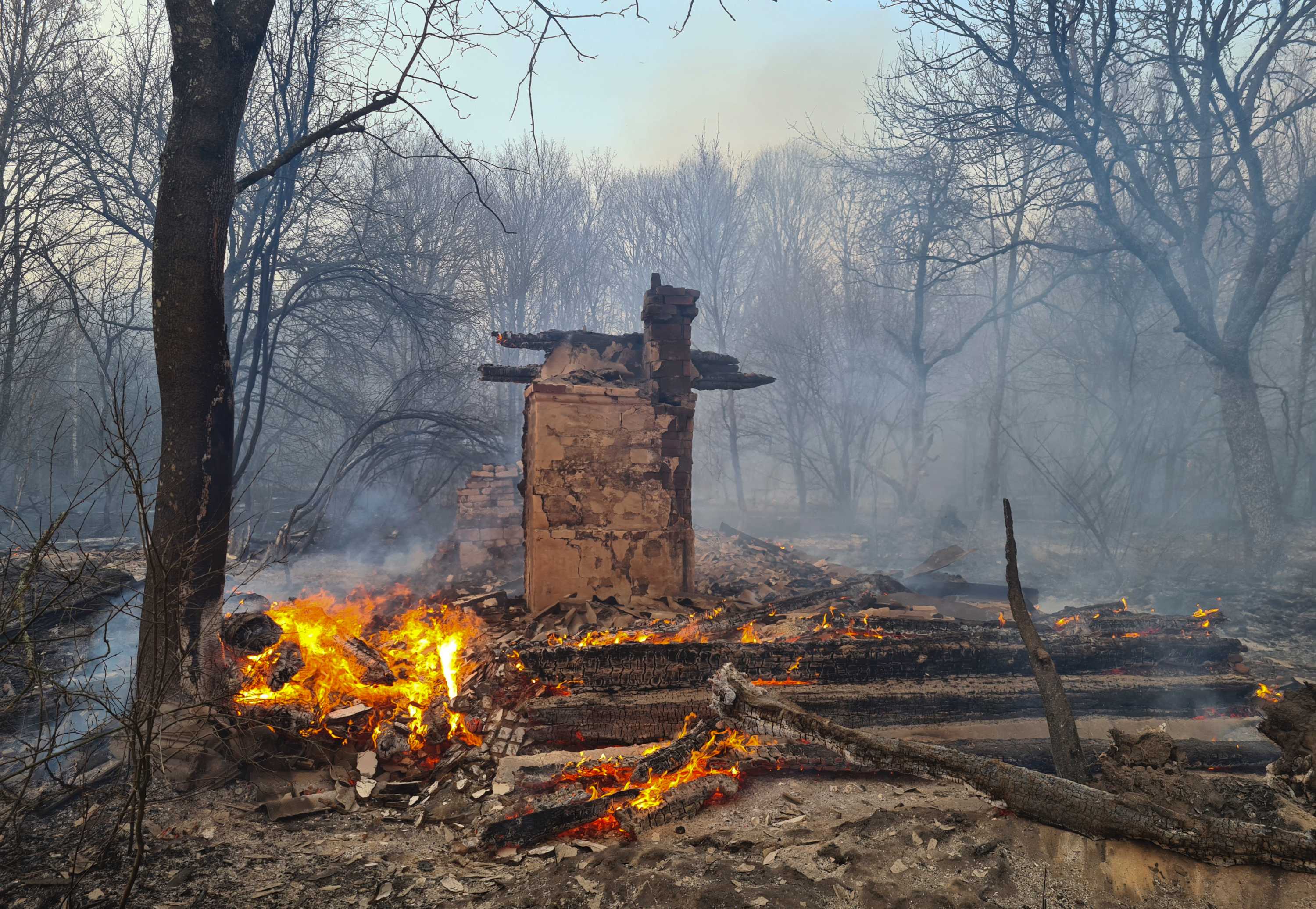 Fire near Chernobyl nuclear plant creates large spike in radiation ...