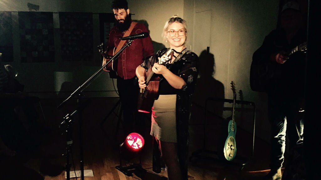 Melody Pool performs Black Dog - ABC News