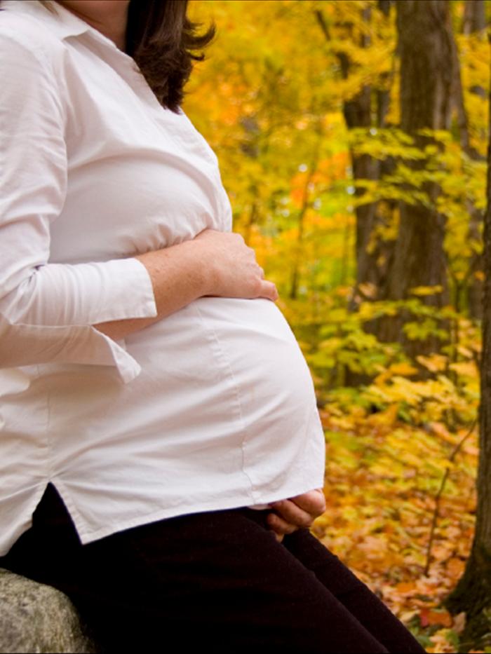 High cost of giving birth pushing more women into public system - ABC Radio