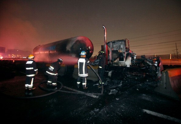 Mexico gas tanker blast leaves 20 dead - ABC News