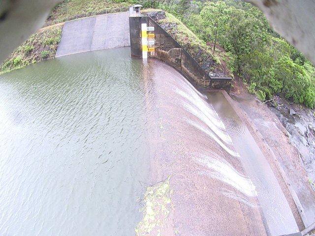 Thousands of sandbags picked up by far north Queensland residents as ...