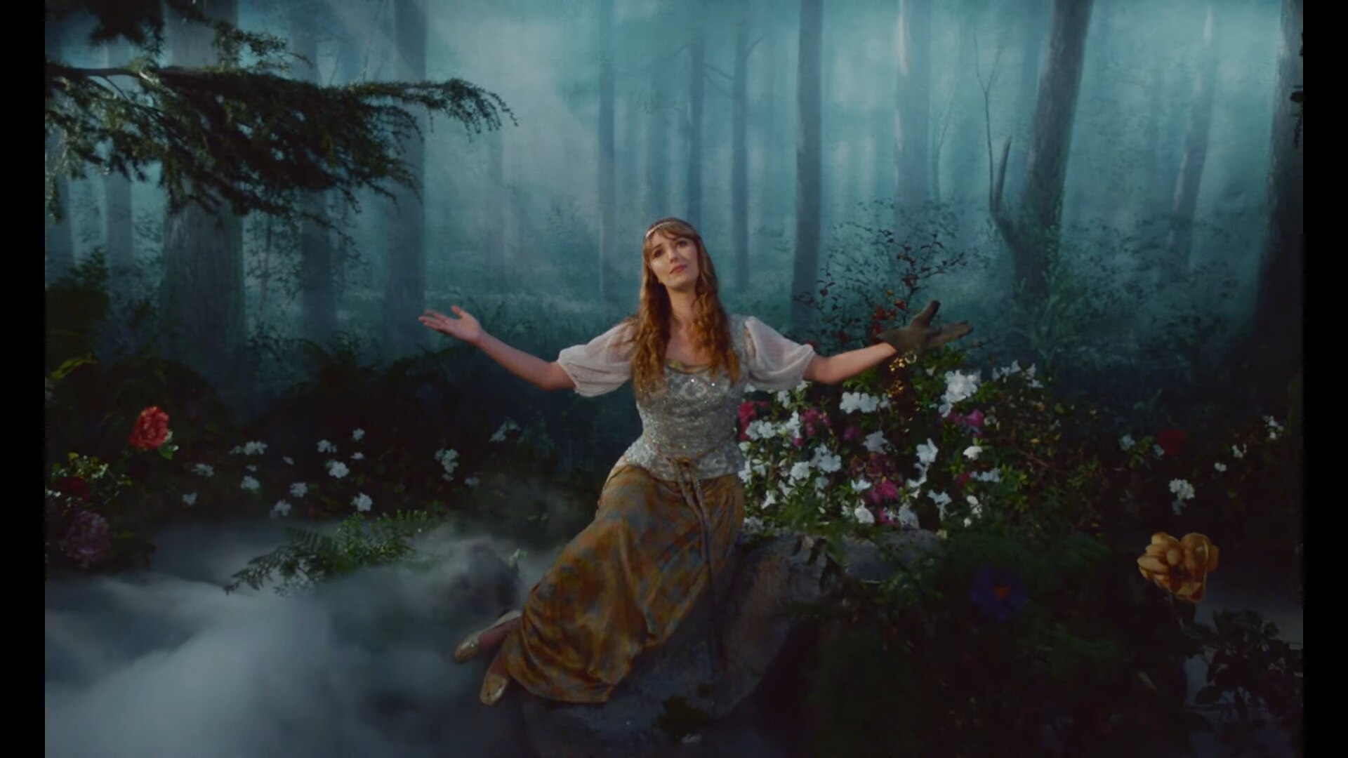 Molly Lewis is bringing the glamour back to whistling - ABC listen