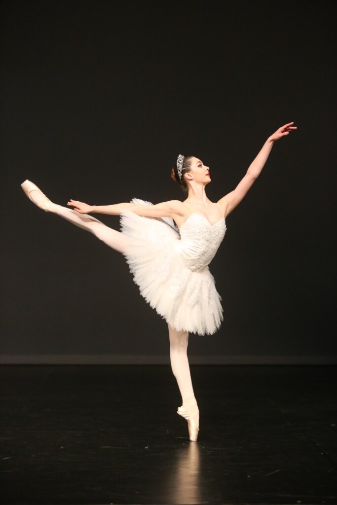 Sydney teen wins top prize at biggest ballet comp in southern ...