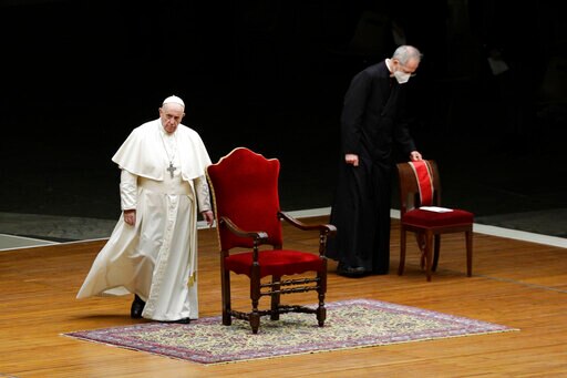 Pope Francis presides over Way Of The Cross to empty St Peter's Square ...