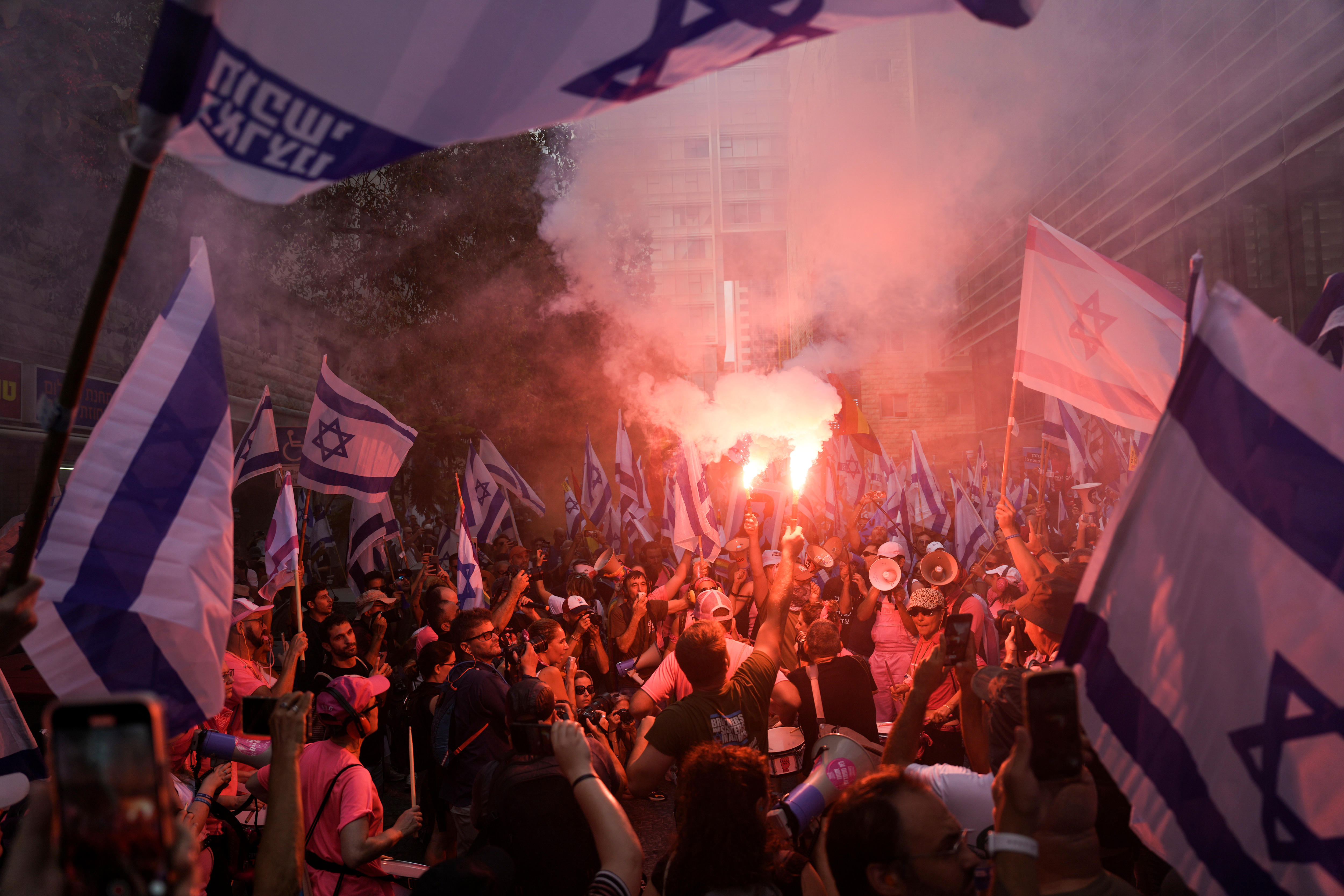 Israelis block highways in 'day of disruption' protesting Netanyahu's ...