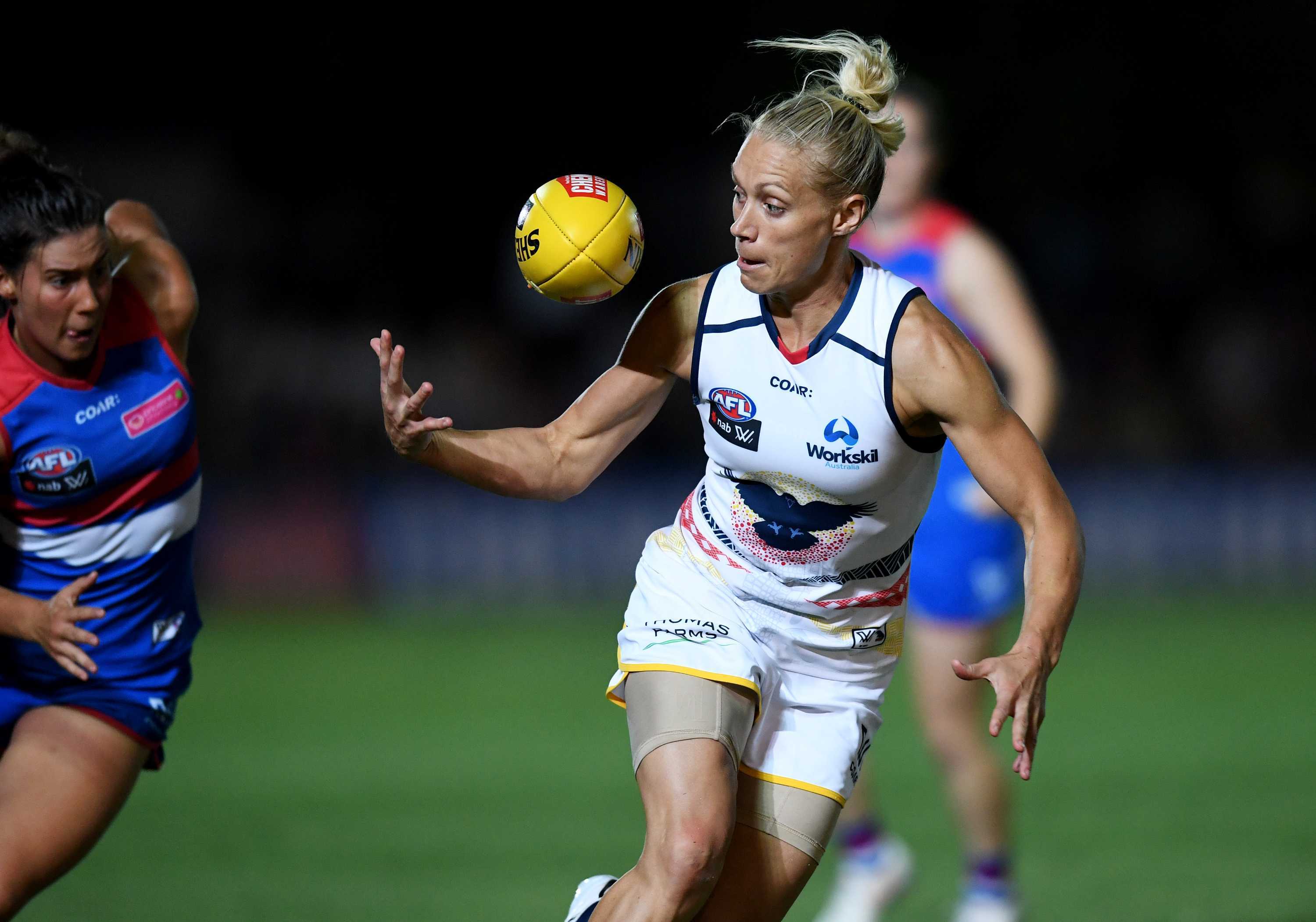 AFLW MVP Erin Phillips to weigh up options with Opals ahead of 2020 ...