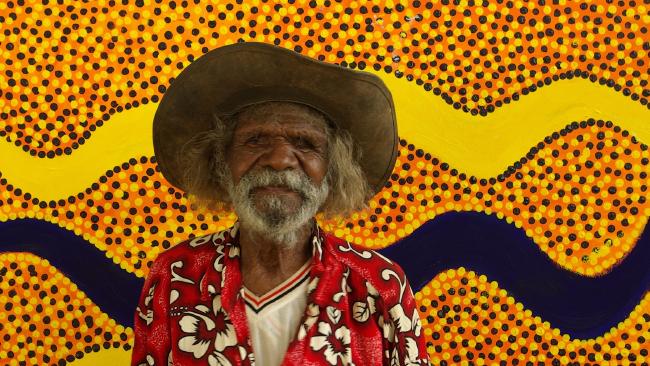 Renowned Great Sandy Desert artist and dancer Nyilpirr Spider Snell ...