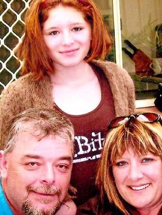 Testimony sheds light on frenzied triple murder - ABC News