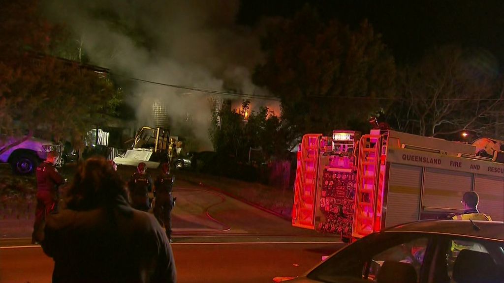 Emergency crews manag3d to stop the fire spreading to neighbouring ...