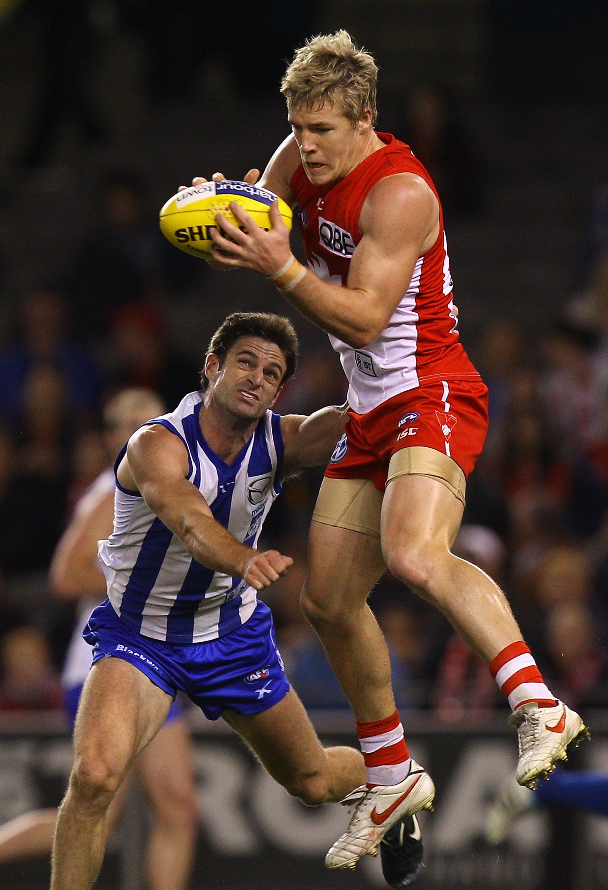 Swans turn to youth for Collingwood clash - ABC News