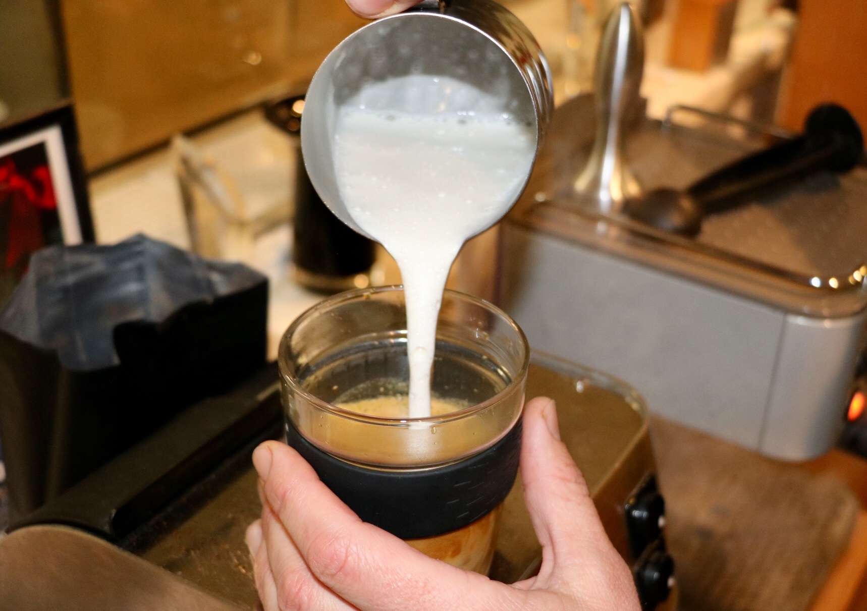 Compostable coffee cups causing FOGO confusion as WA transitions to ...