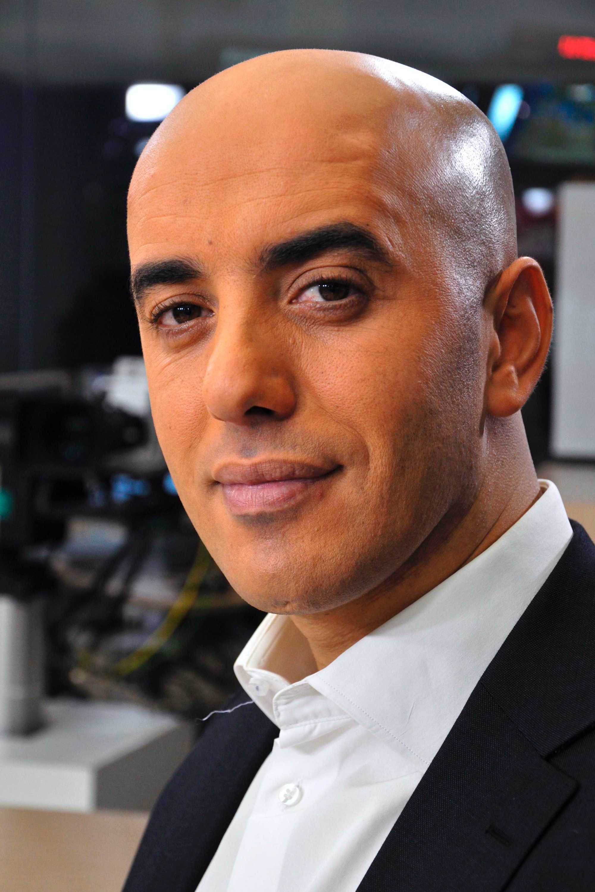 Notorious gangster Redoine Faid breaks out of Paris prison in ...