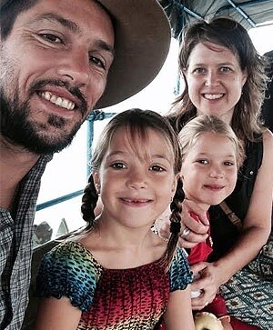 Nepal earthquake: Word begins to trickle through about Victorians - ABC ...