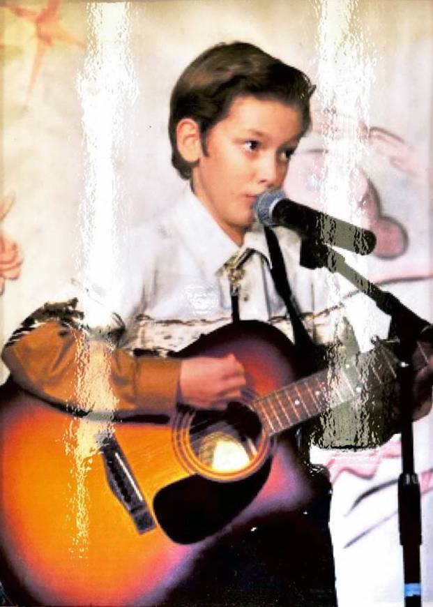 Tamworth Golden Guitar Award thrills bush balladeer Angus Gill, who ...