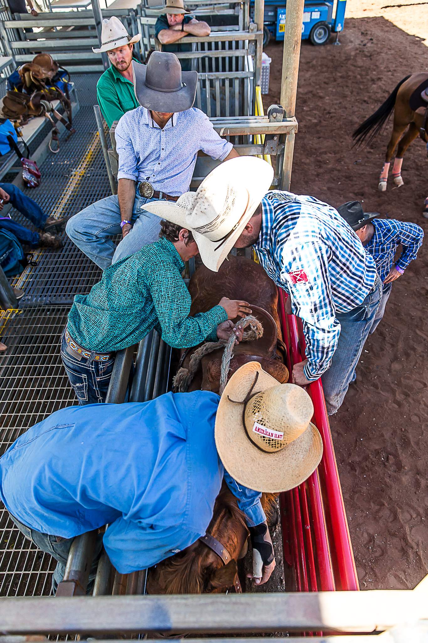 Rodeo school in outback Queensland trains next generation of cowboys ...