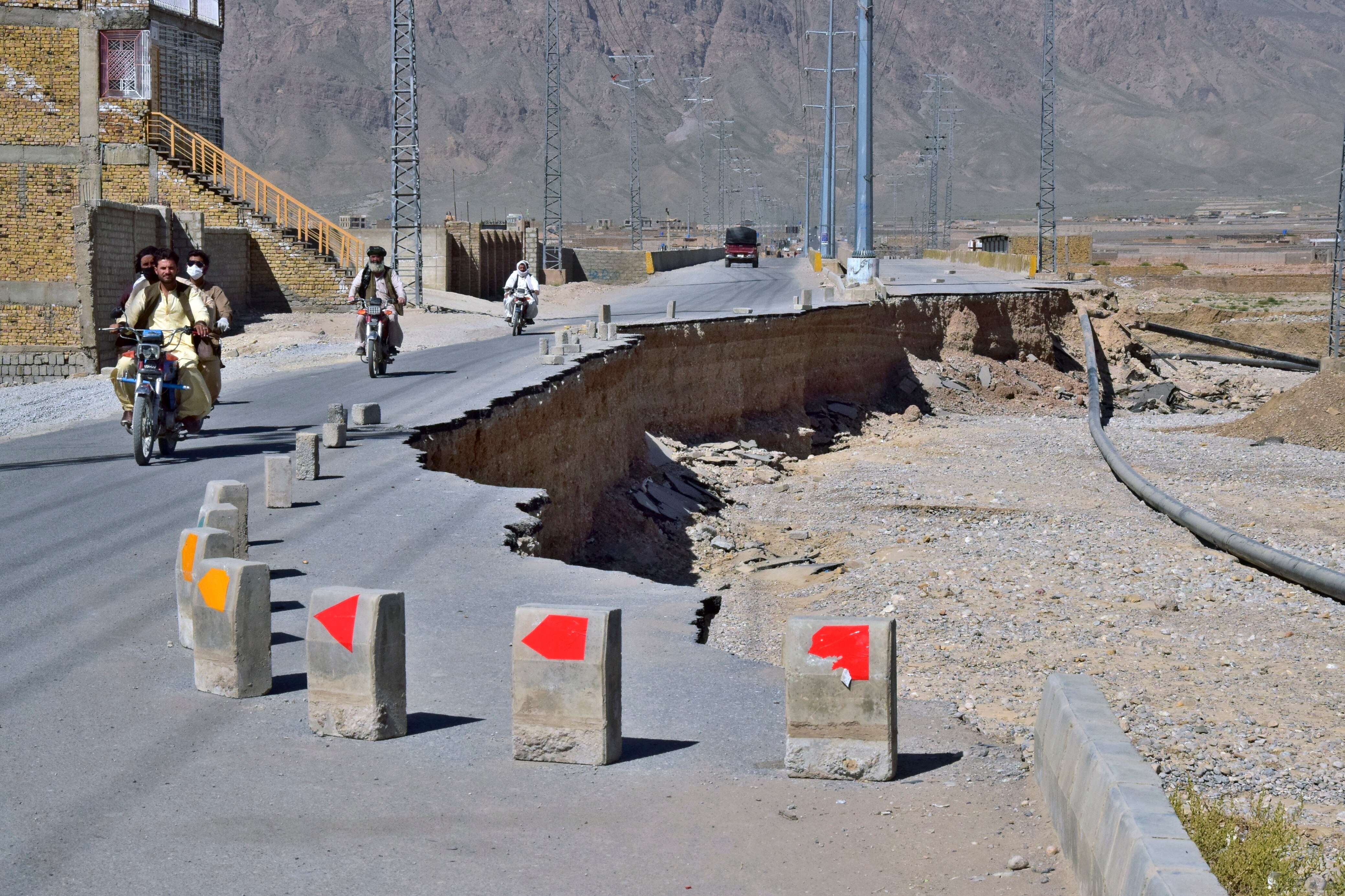 Calls for climate compensation grow after Pakistan's floods destroy ...