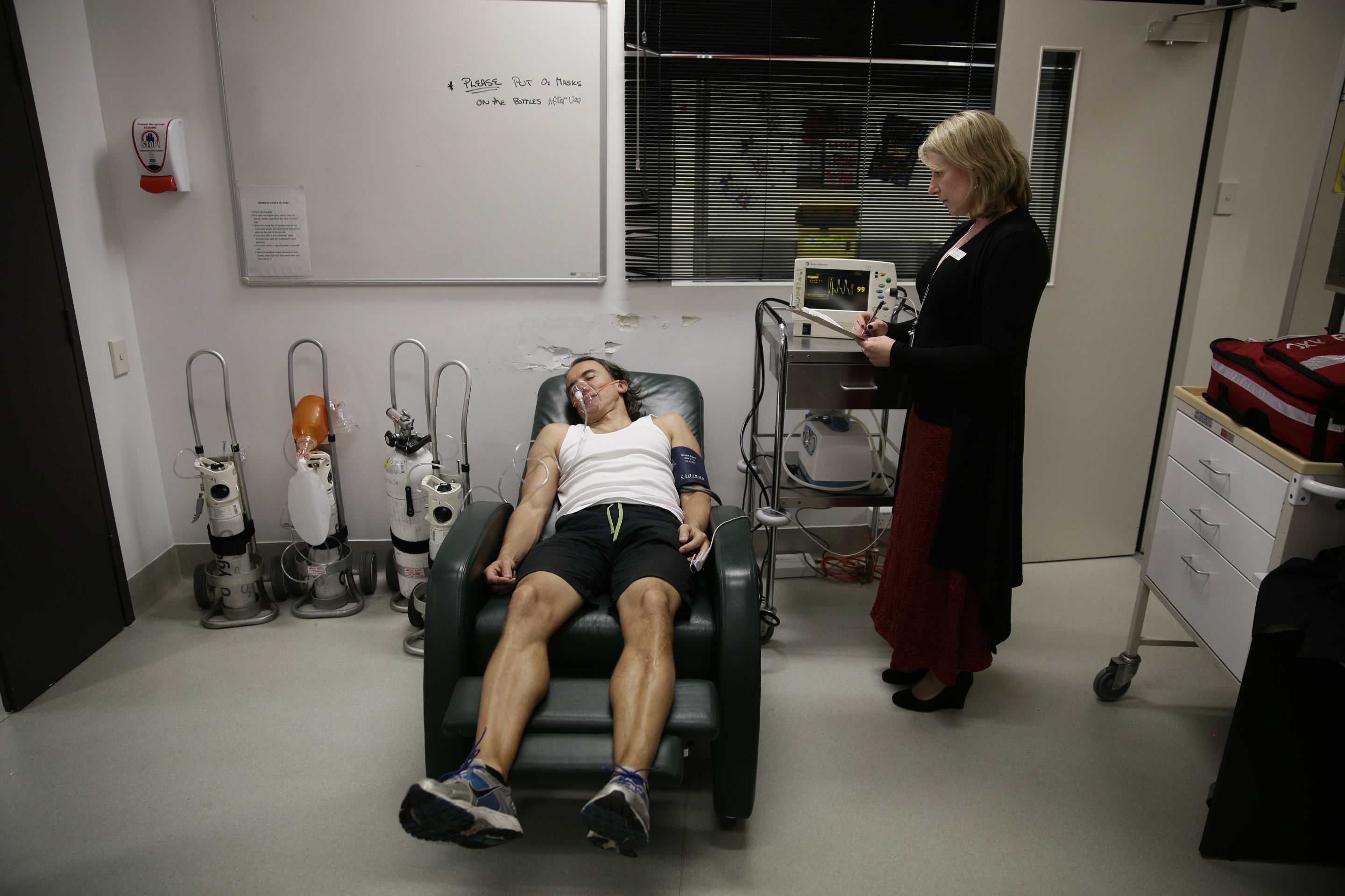 What goes on inside a medically supervised injection facility? - ABC News