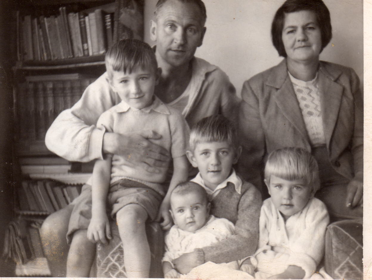 How Sir Nicholas Winton saved 669 Jewish children from Czechoslovakia ...