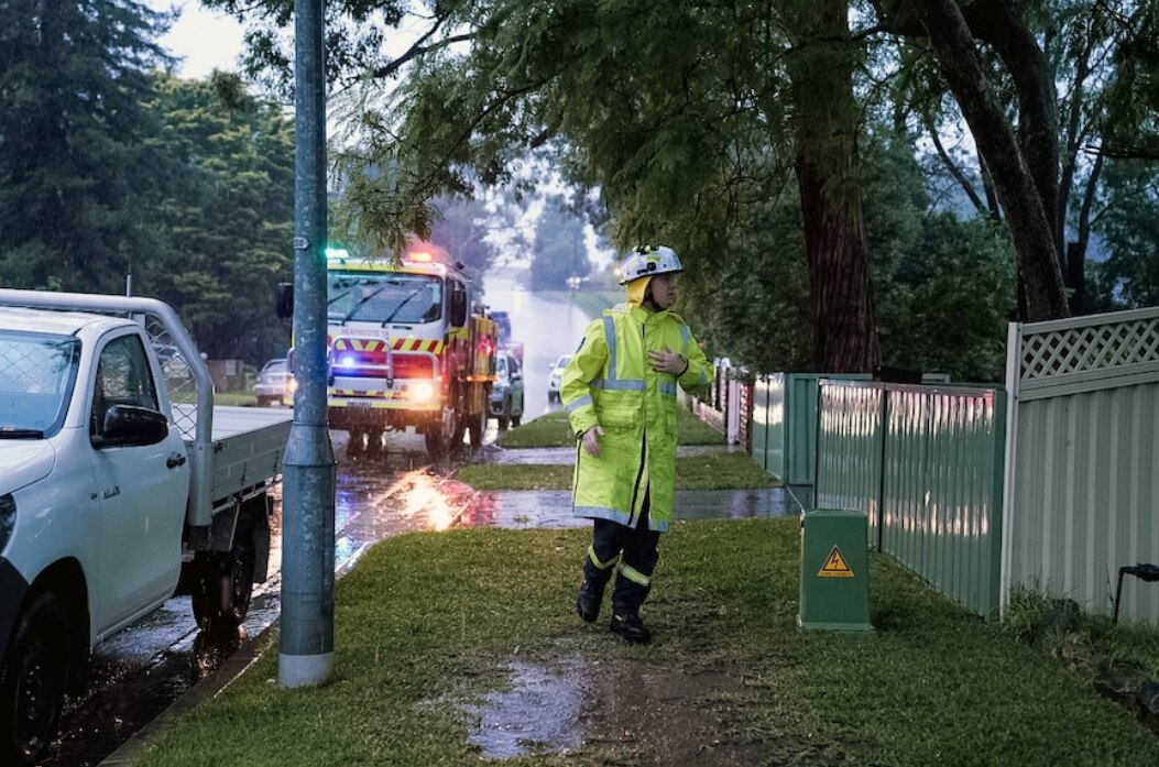 Intense rainfall causes flash flooding in NSW - ABC News