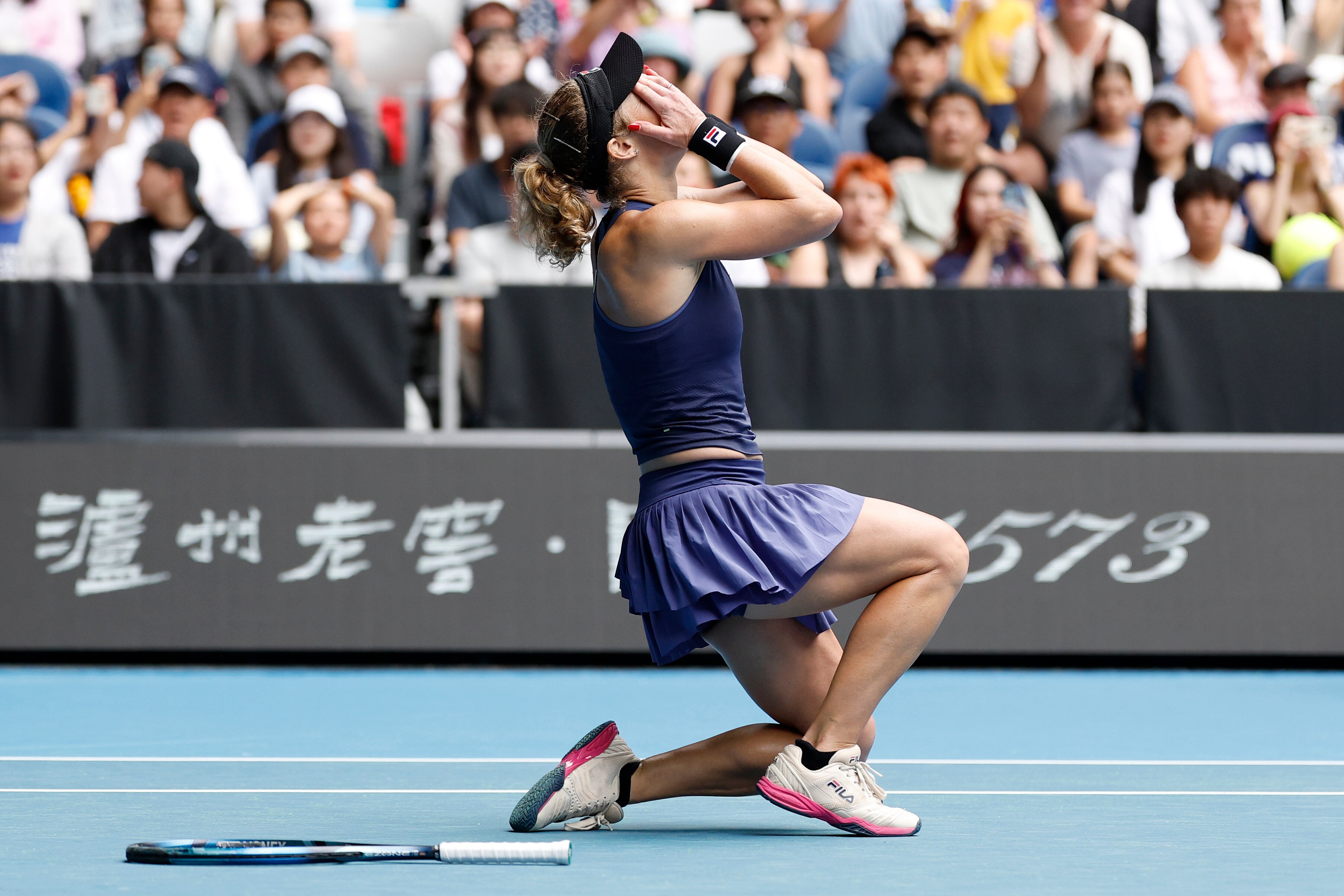 Qinwen Zheng bundled out of Australian Open by inspired Laura Siegemund ...