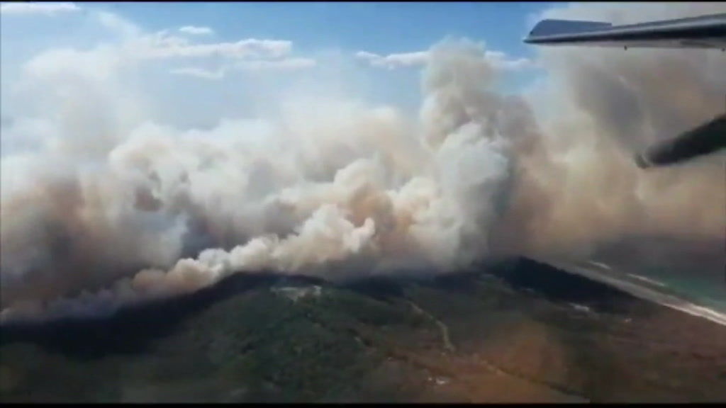 Bushfire near Crescent Head at 'Emergency' level as RFS work to contain ...