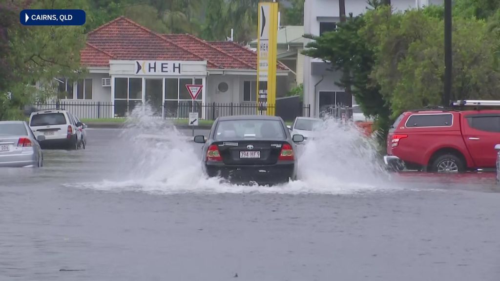 North Qld residents told to remain alert as rain eases - ABC News
