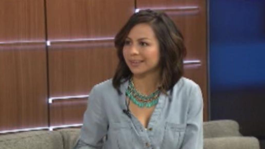 Anjelah Johnson: cheerleader turned comedian - ABC News