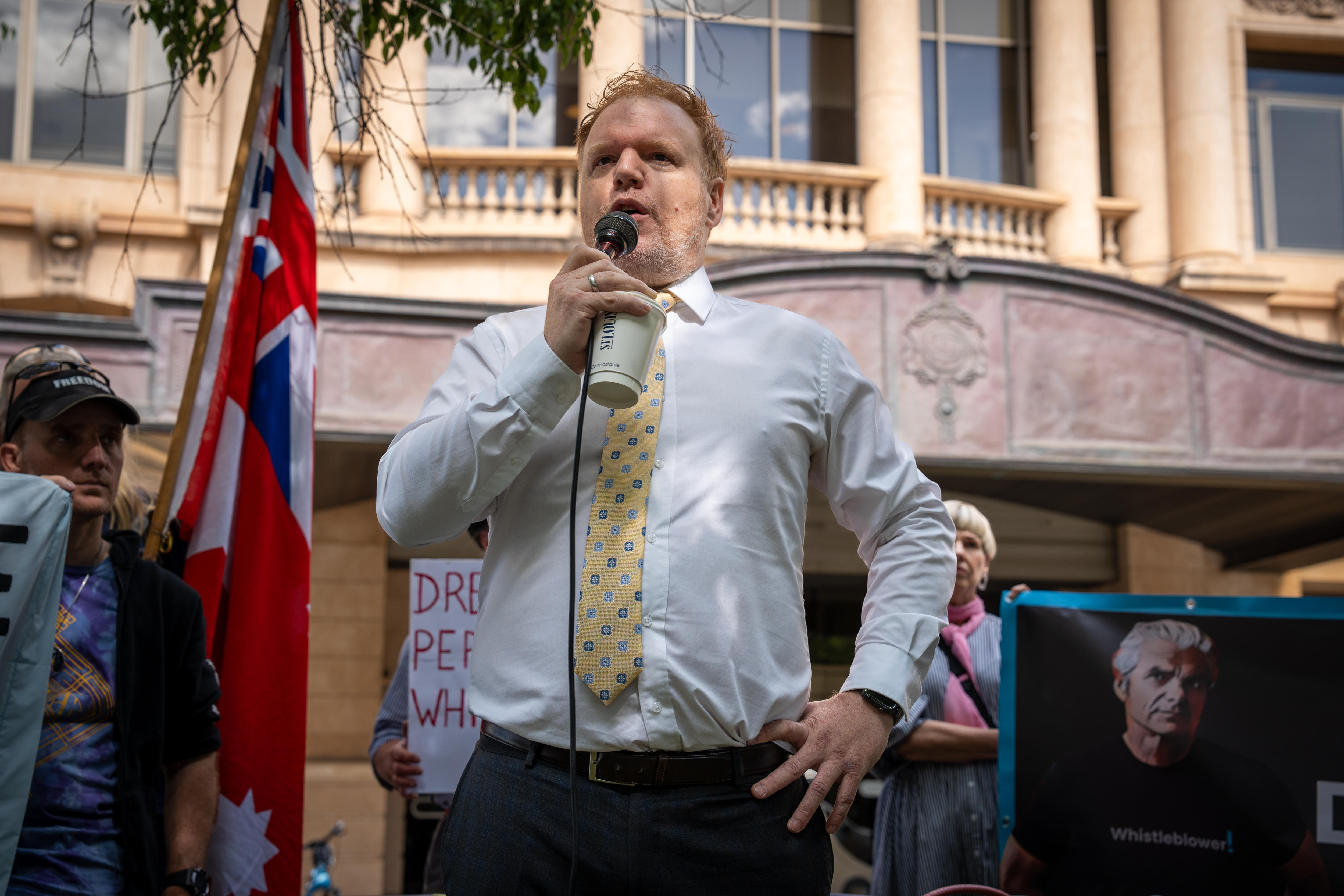 Queensland premier defends BPIC agreement that delivers union tradies ...