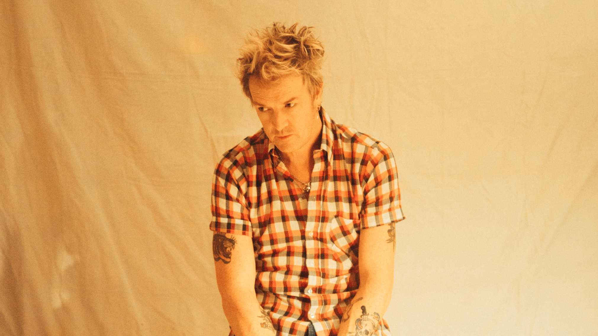 Chris Cheney takes you on tour with The Living End - ABC listen