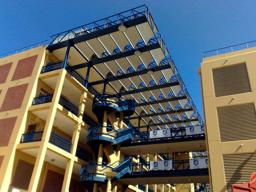 Abstract art collection given to Uni SA by Sydney Ball - ABC News